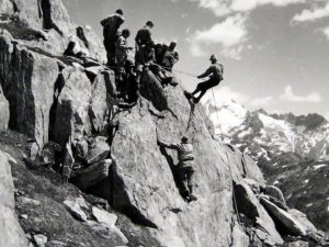 How to Rappel with Just a Rope - Classic Rappelling Techniques